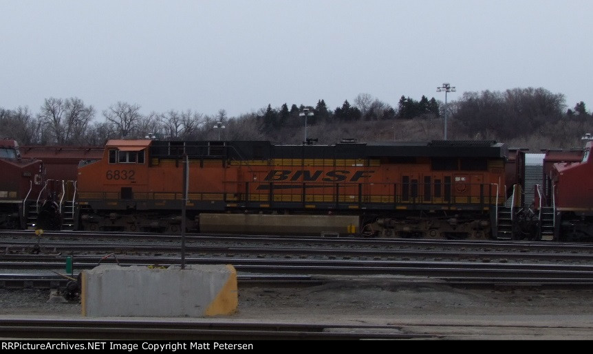 BNSF 6832